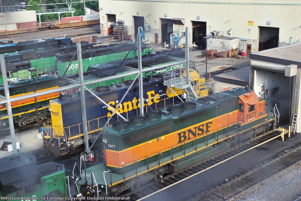 BNSF 7877